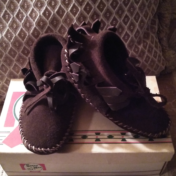 Sioux Mox | Shoes | Vintage Moccasin Sioux Mox Boys Slippers | Poshmark